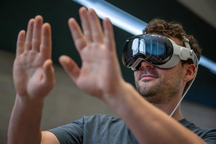 Apple cambia de rumbo y apuesta fuerte por unas gafas inteligentes ...